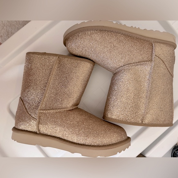 UGG | Shoes | Womens Girls Sz 5 Ugg Boots Champagne Gold Brand New ...